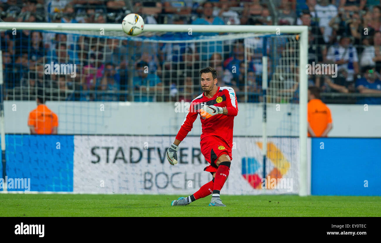 Dortmunds roman buerki in action -Fotos und -Bildmaterial in hoher ...
