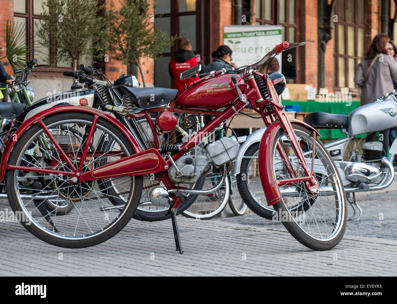 Old school motorrad -Fotos und -Bildmaterial in hoher Auflösung – Alamy