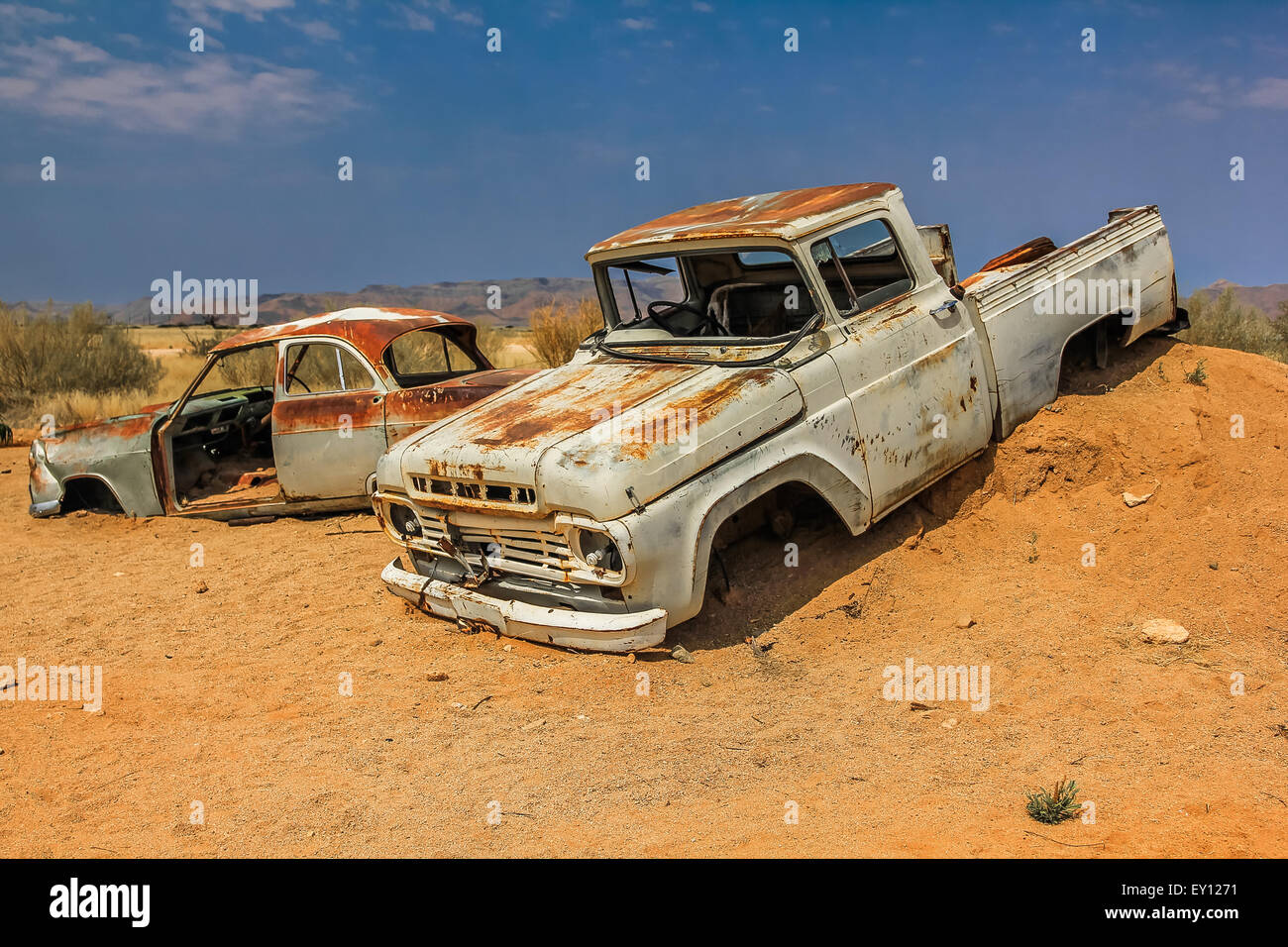Desert cars -Fotos und -Bildmaterial in hoher Auflösung – Alamy