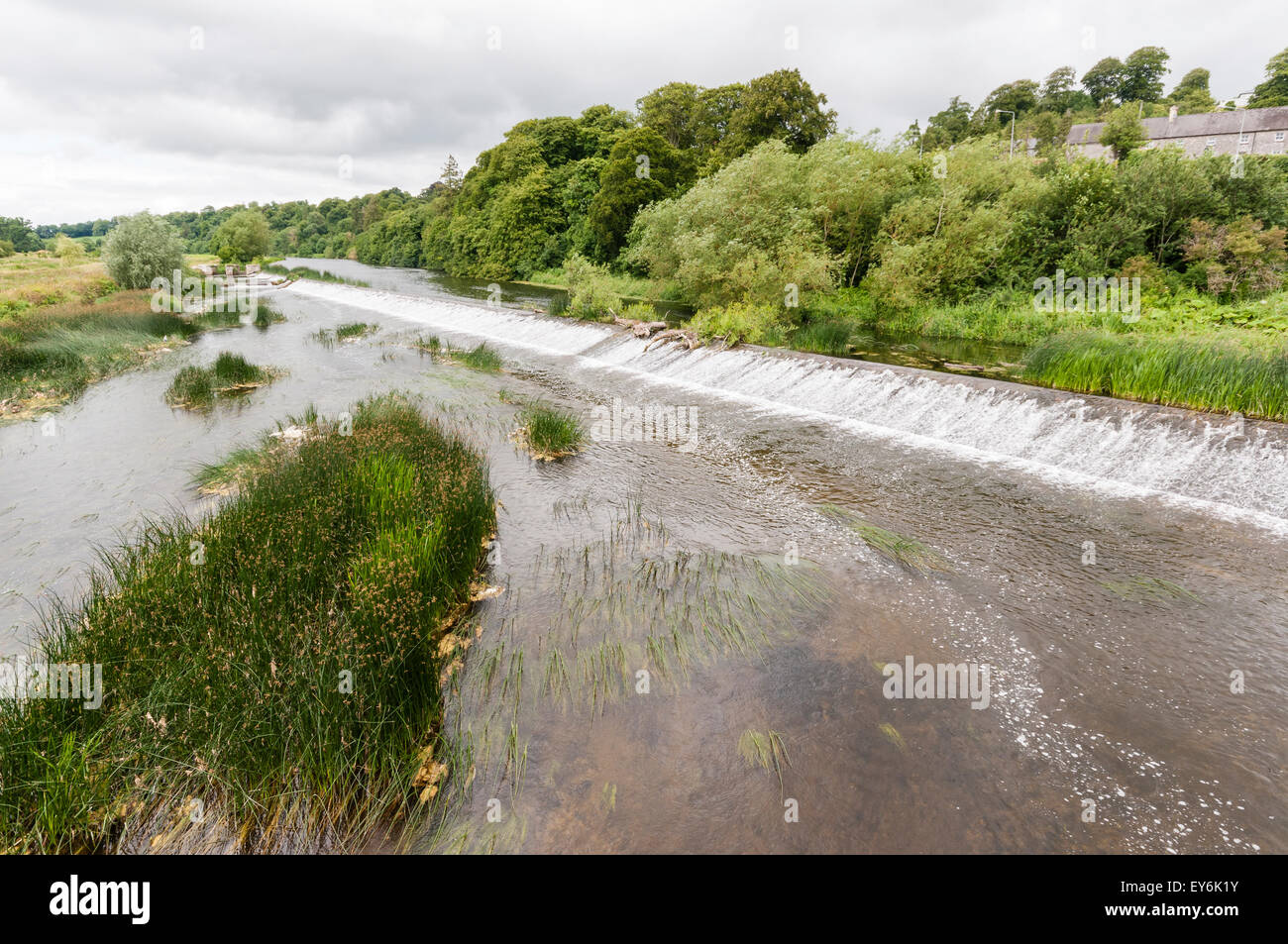 Flusswasser wehr website -Fotos und -Bildmaterial in hoher Auflösung ...