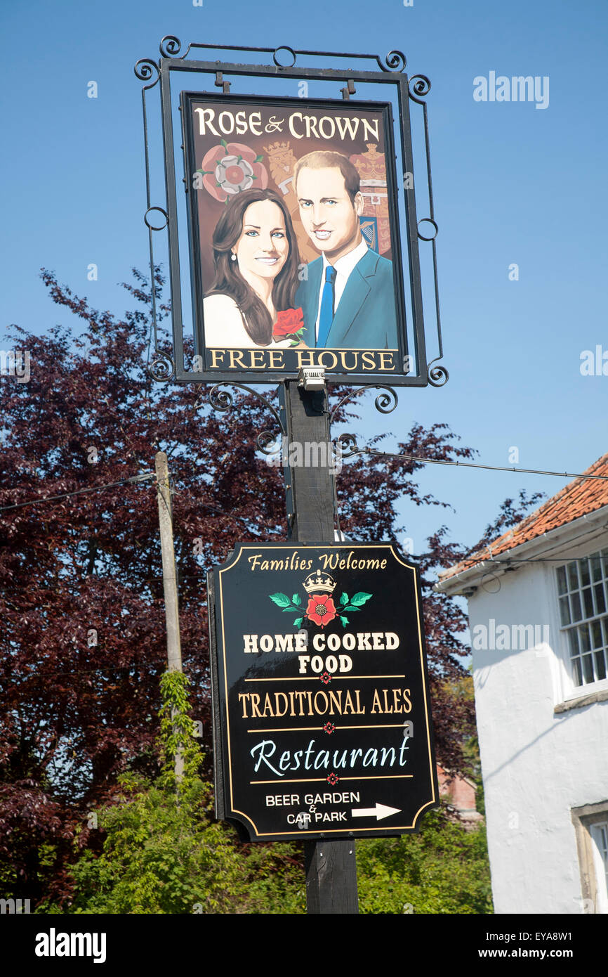Rose & Crown Pub, Tilshead, Wiltshire, England, UK, Zeichen von Prinz ...