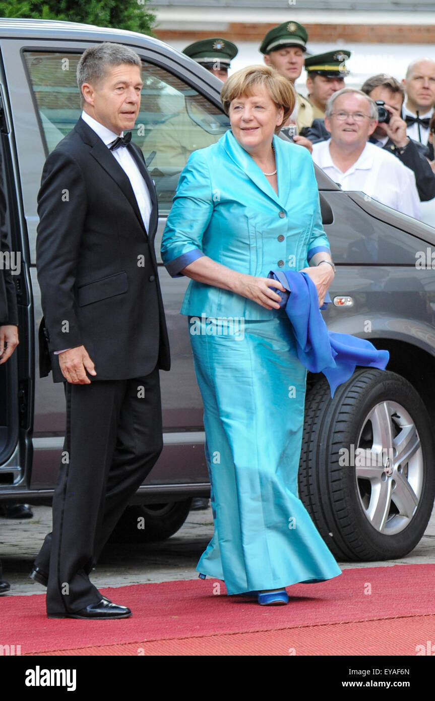 Bayreuth, Deutschland. 25. Juli 2015. Bundeskanzlerin Angela Merkel und ...