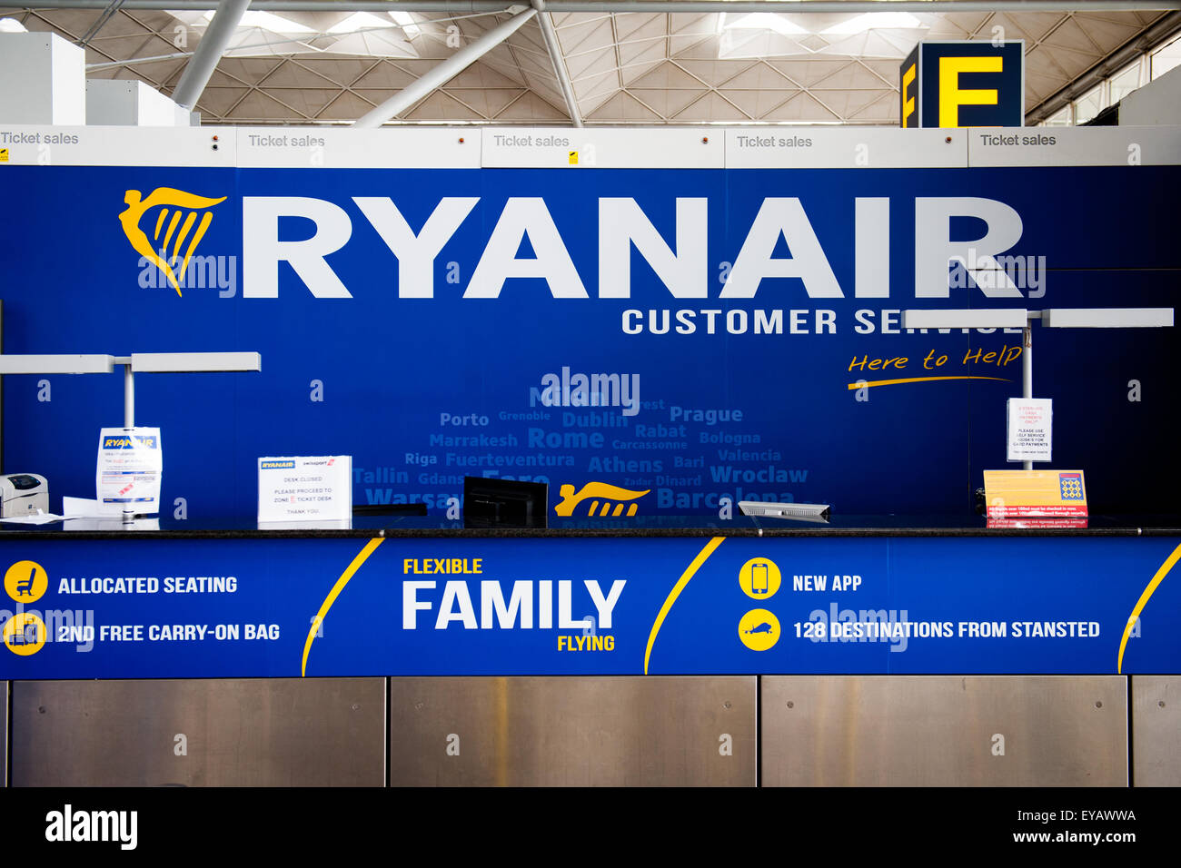 Ryanair kundenservice -Fotos und -Bildmaterial in hoher Auflösung – Alamy