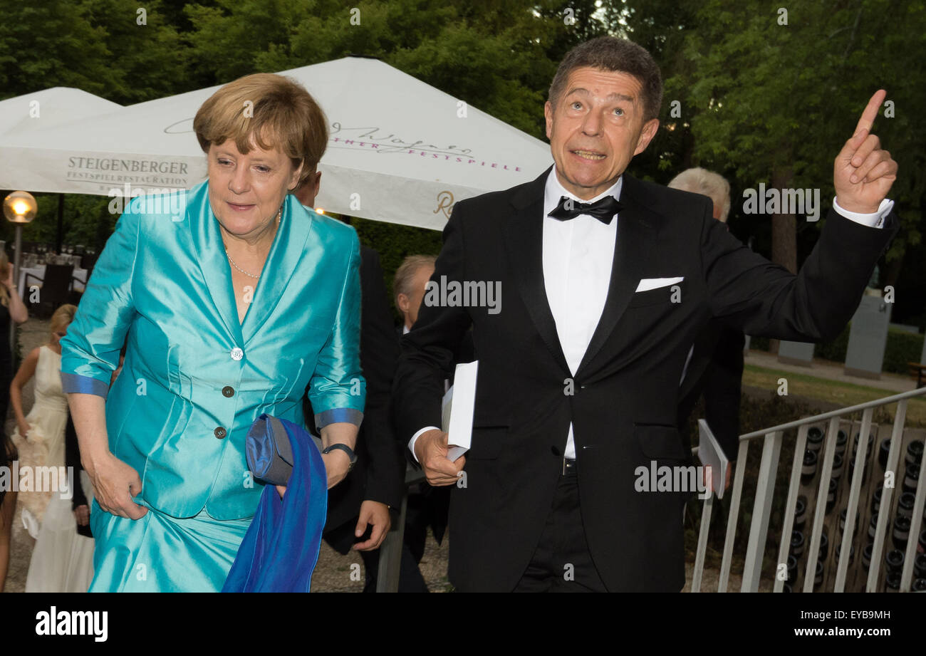 Bayreuth, Deutschland. 25. Juli 2015. Bundeskanzlerin Angela Merkel und ...