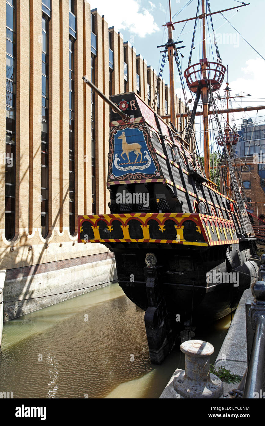 Queen elizabeth golden hind ship -Fotos und -Bildmaterial in hoher ...