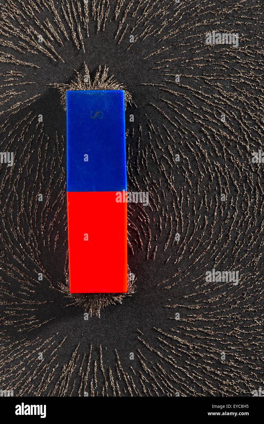 Magnetfeld Eines Stabmagneten Stockfotos & Magnetfeld Eines ...