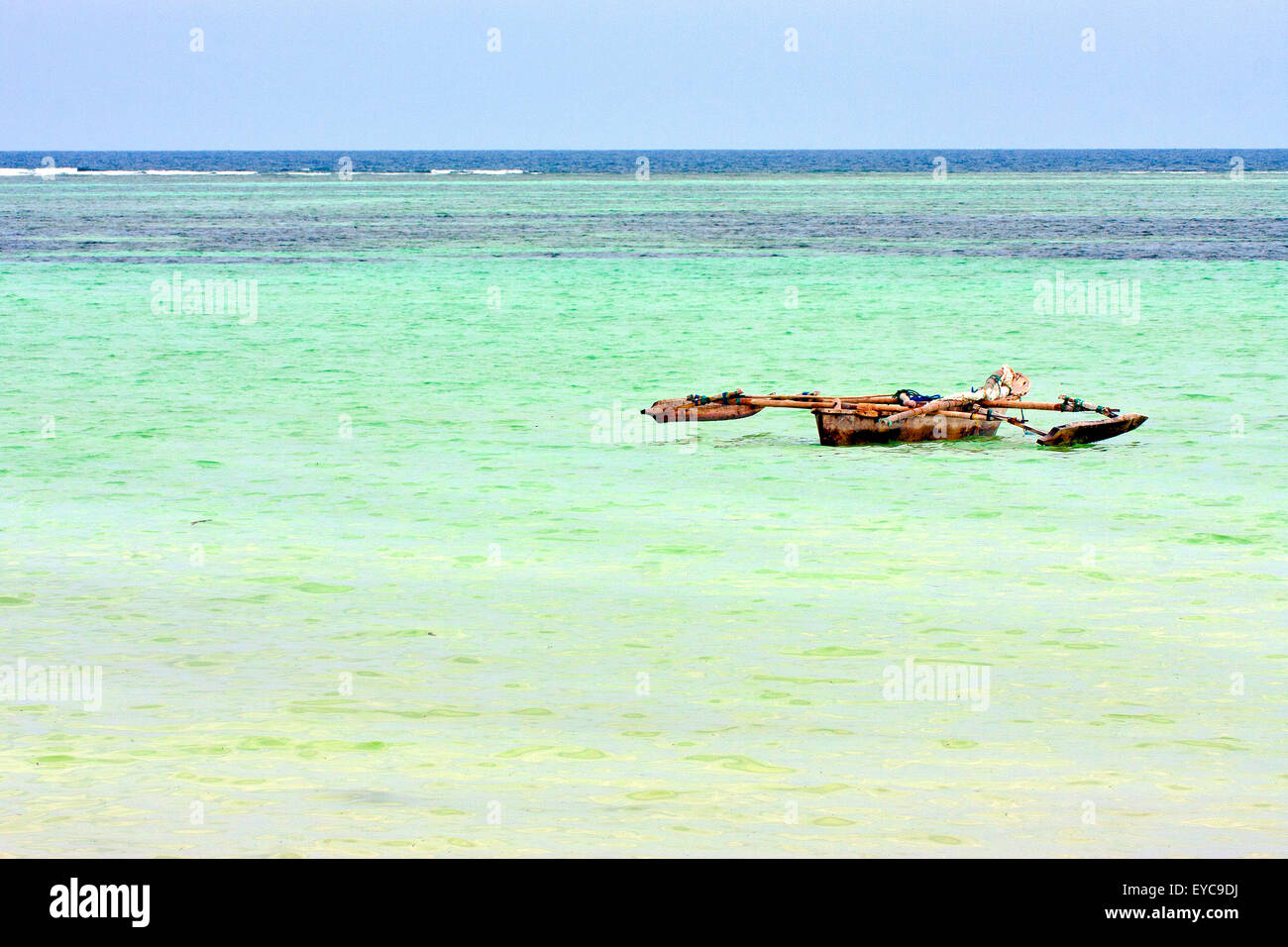in indischen Ozean Tansania Sansibar Strand Algen sand Insel Himmel und ...