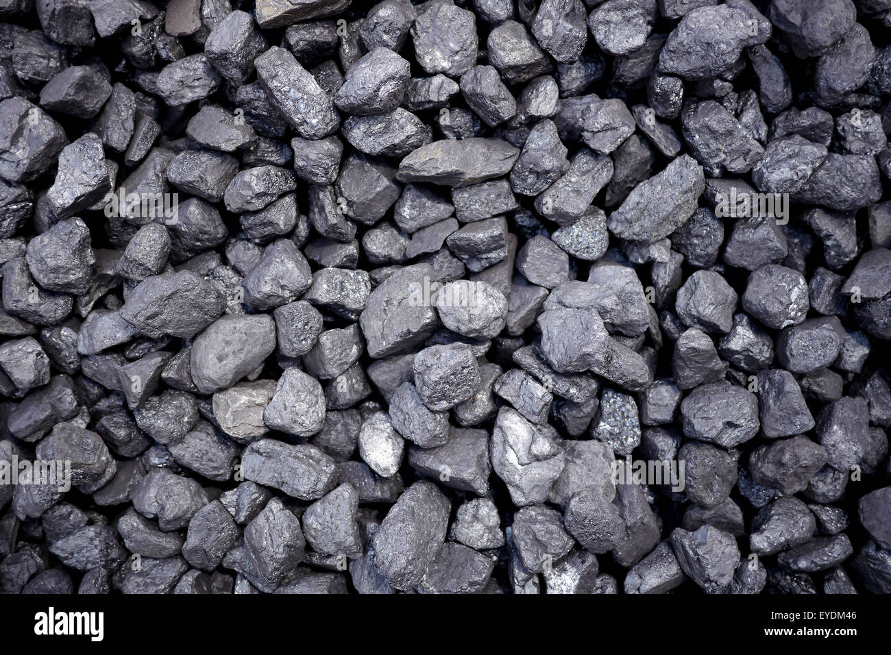 Schwarze rohkohle im bergwerk -Fotos und -Bildmaterial in hoher ...