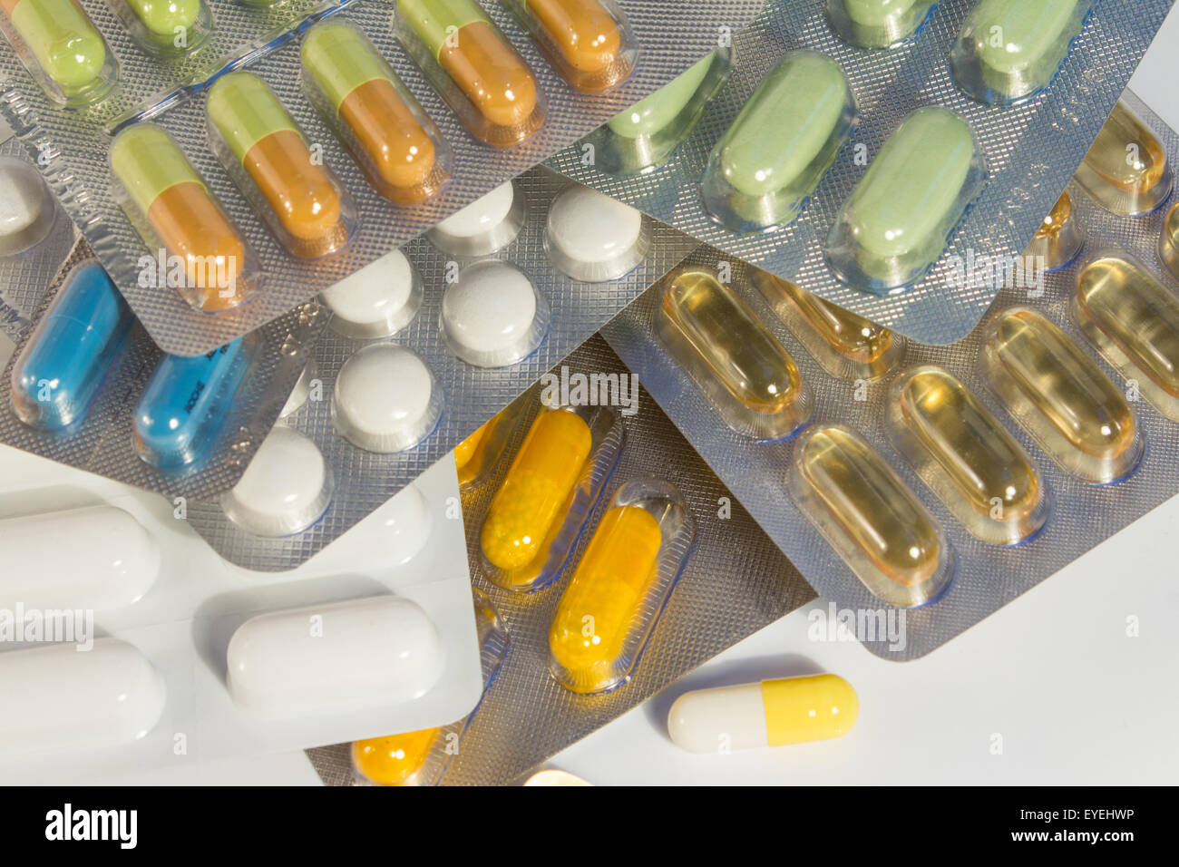 Blister pack medications -Fotos und -Bildmaterial in hoher Auflösung ...