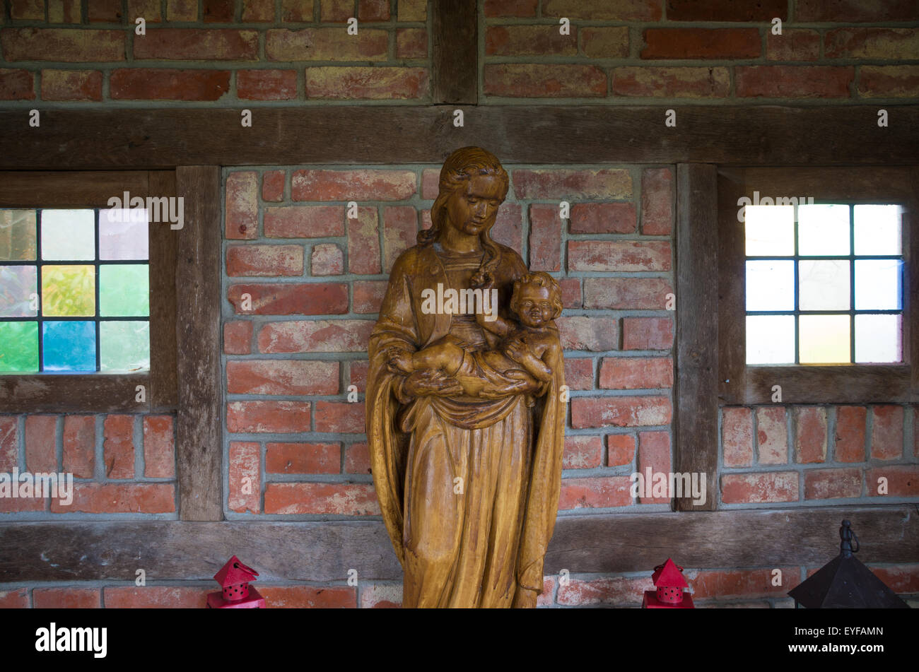 Jungfrau maria mit kind jesus in den armen -Fotos und -Bildmaterial in ...