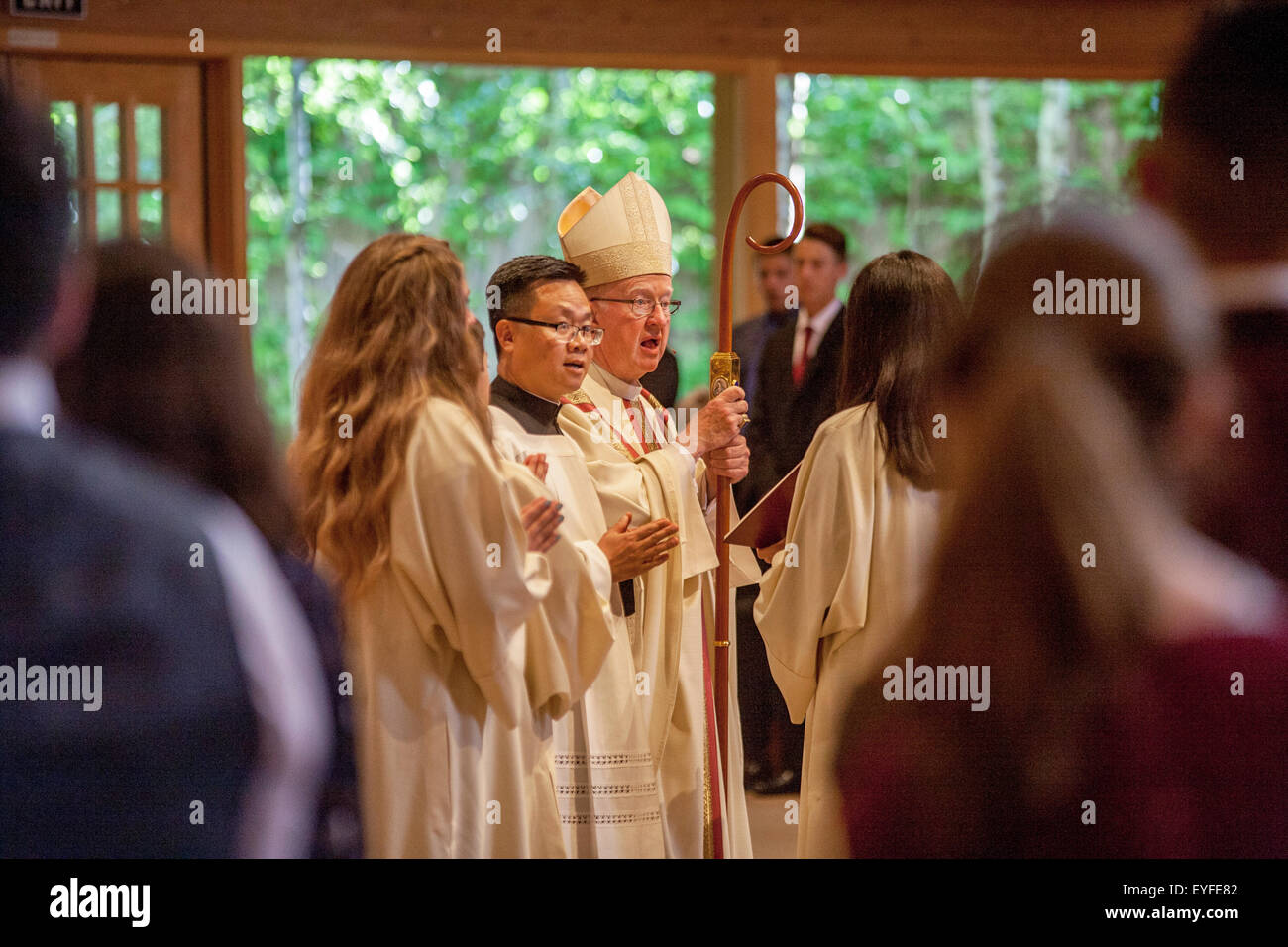 Kirche trägt -Fotos und -Bildmaterial in hoher Auflösung – Alamy