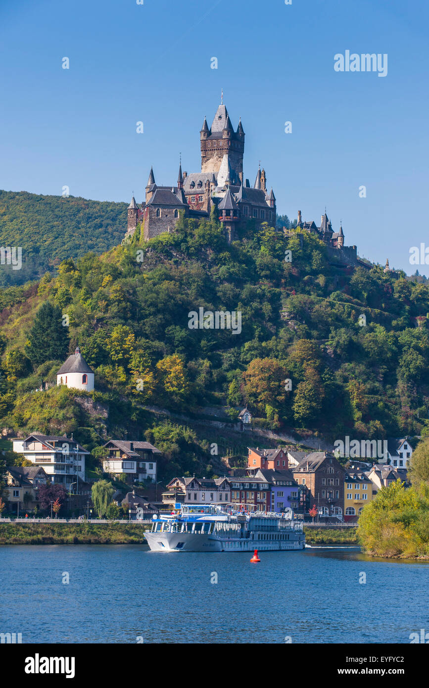 Cochem an der mosel mit kaiserburg -Fotos und -Bildmaterial in hoher ...