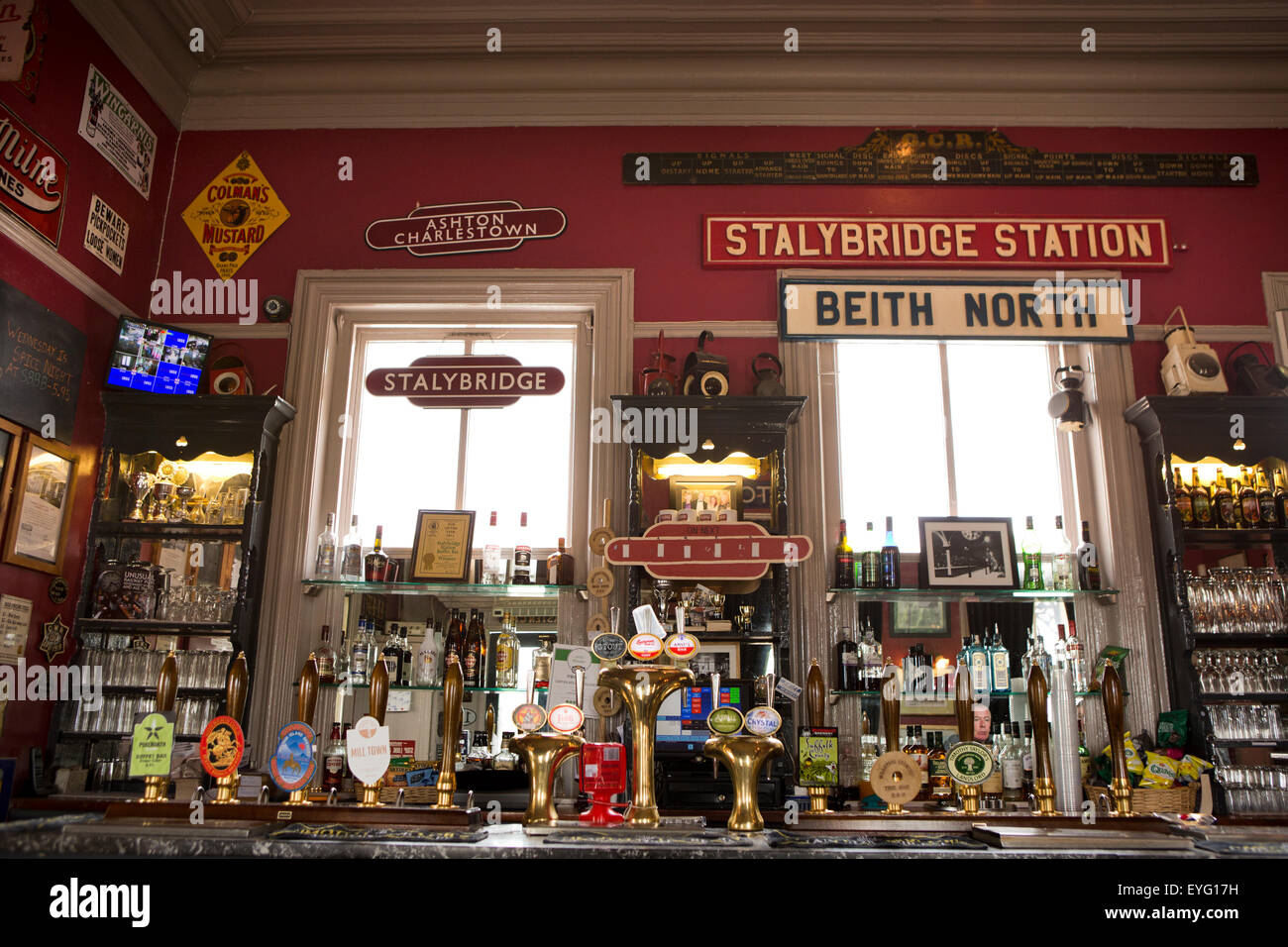 Stalybridge station buffet bar -Fotos und -Bildmaterial in hoher ...