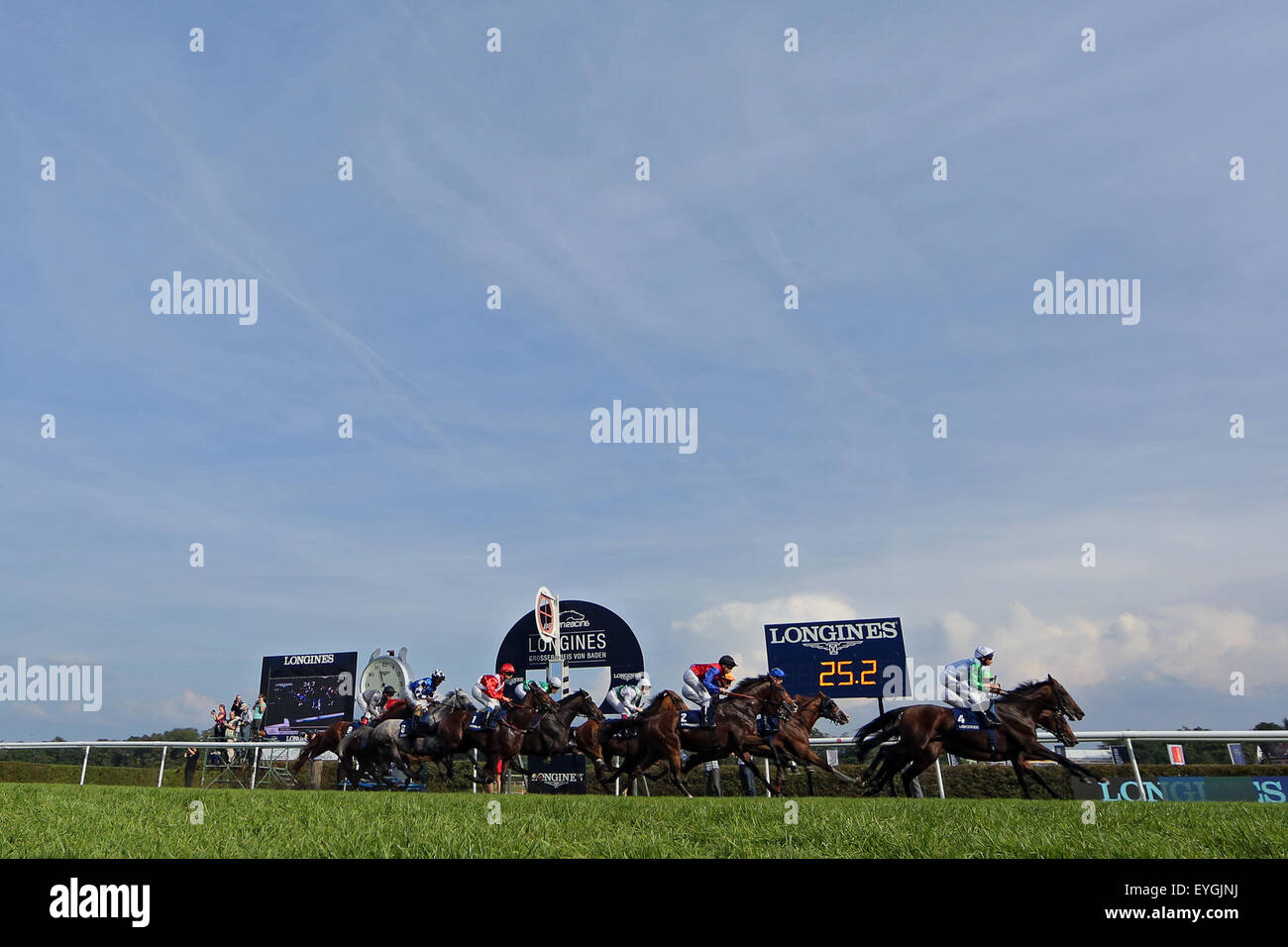 Sports reiter iffezheim race_track pferde galopp galopprennen jockeys ...