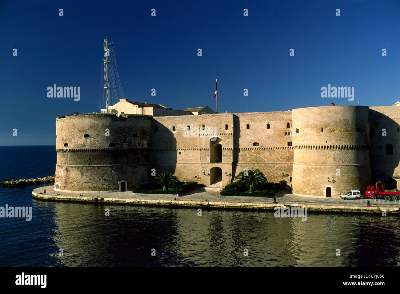 Tarent schloss -Fotos und -Bildmaterial in hoher Auflösung – Alamy