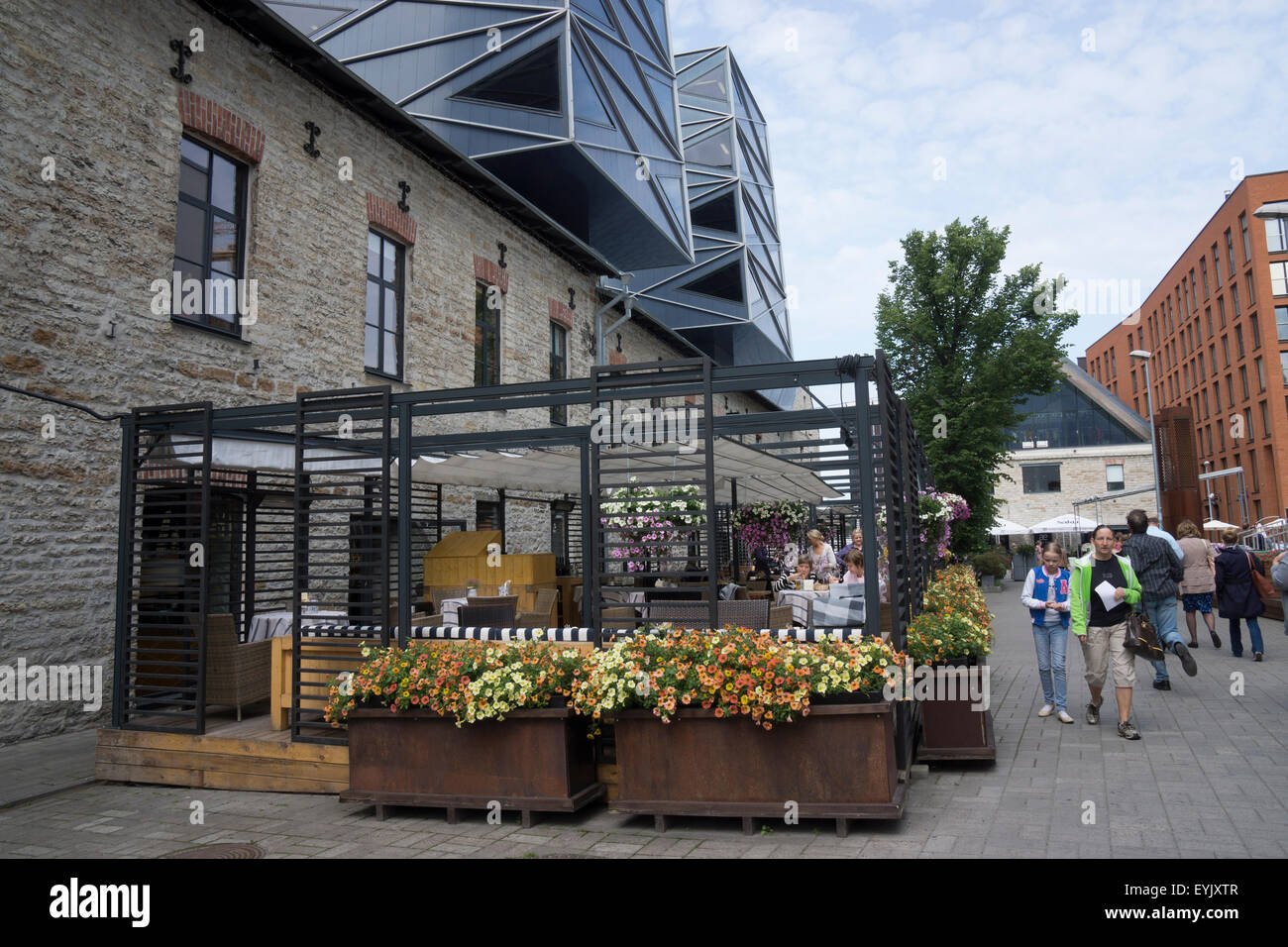 Die historischen Rotermann Viertel im Herzen von Tallinn hat alte ...