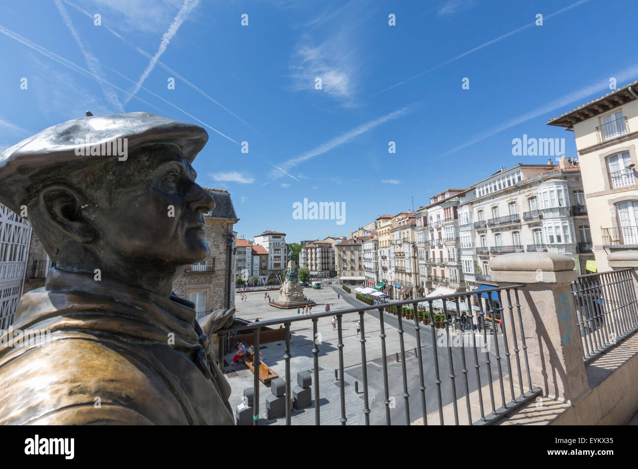 Celedon Statue Plaza De La Virgen Blanca. Vitoria Stockfotografie - Alamy