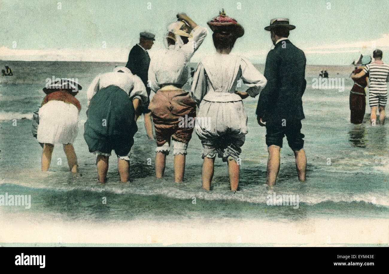 Postkarte, barfuß historisch, Männer und Frauen am Wasser, Sommerurlaub ...