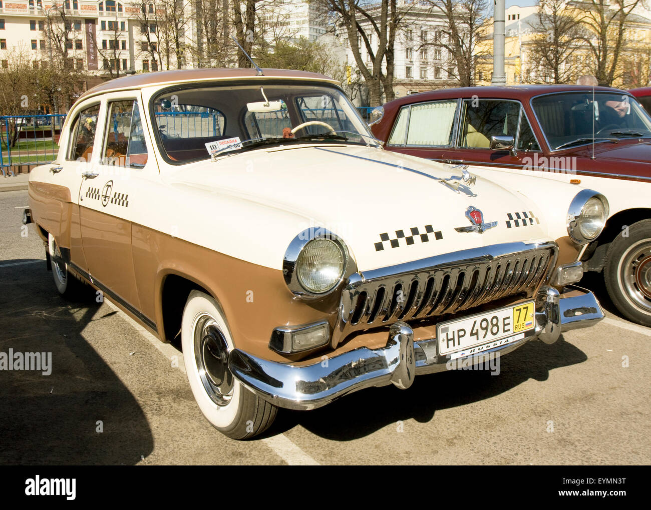 Old russian car volga gaz 21 -Fotos und -Bildmaterial in hoher Auflösung – Alamy