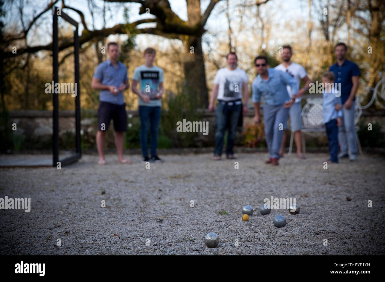Boule ball -Fotos und -Bildmaterial in hoher Auflösung – Alamy