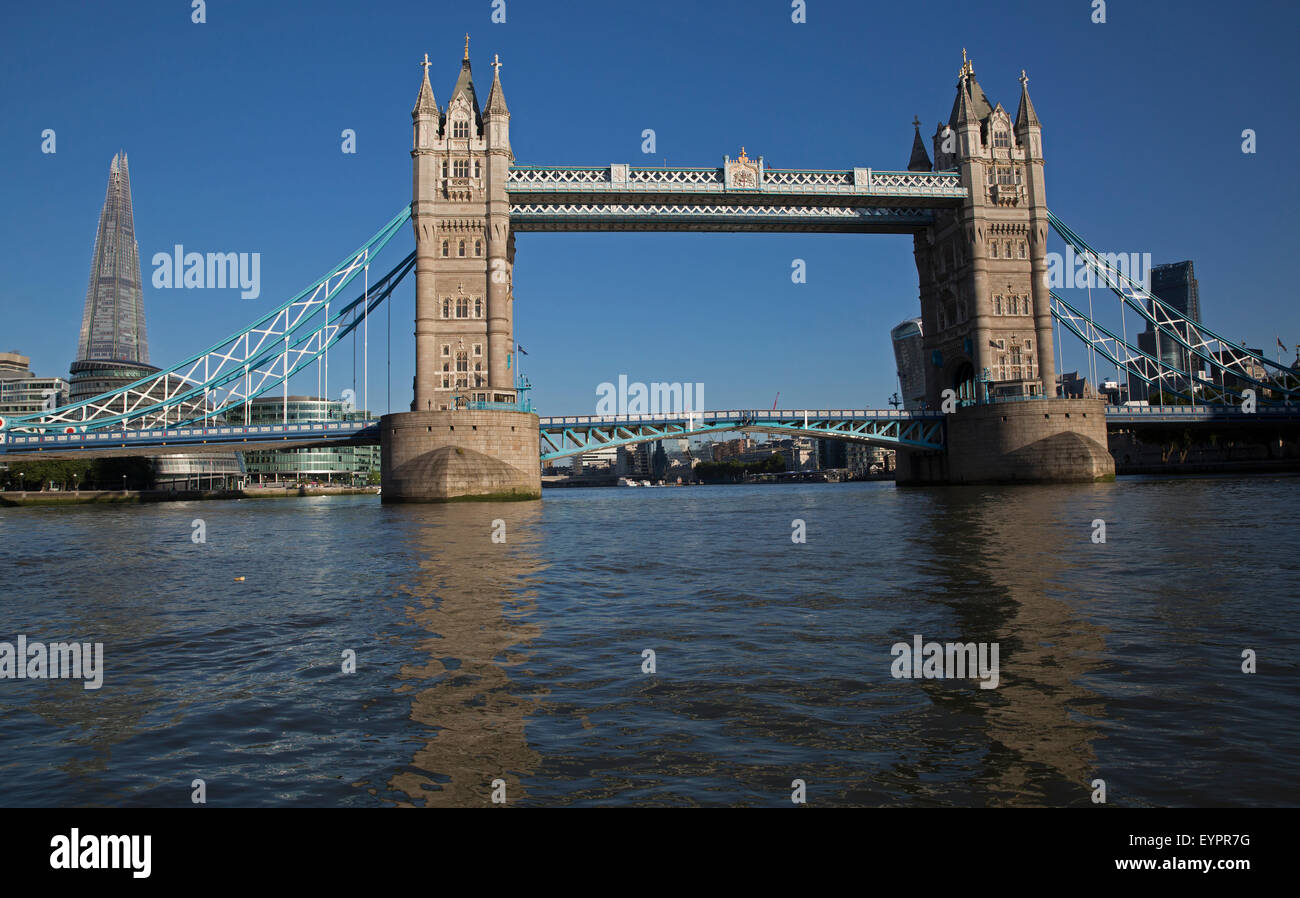 Thames luxuscharter -Fotos und -Bildmaterial in hoher Auflösung – Alamy