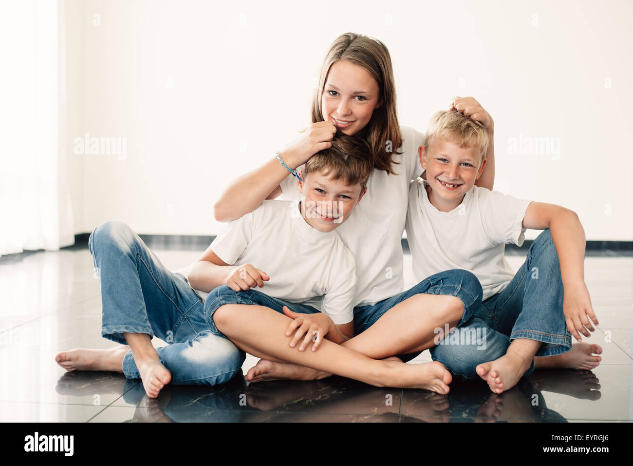 Mädchen Folter Fotos Und Bildmaterial In Hoher Auflösung Alamy