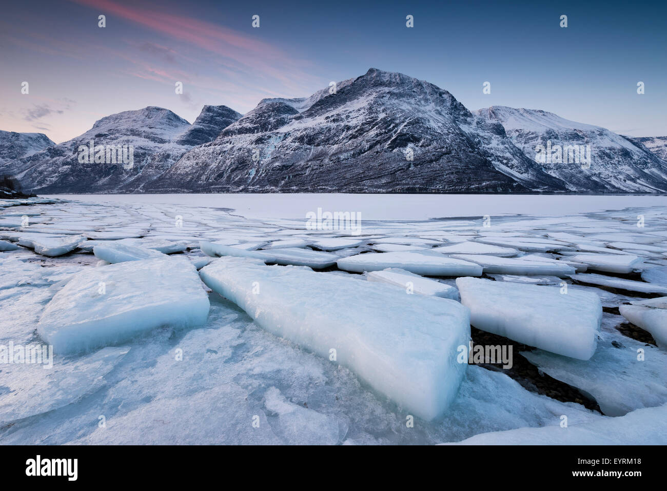 Norwegen, im Norden, Arktis, Fjord, Eis, Winter, Berge, Schnee, Bucht ...