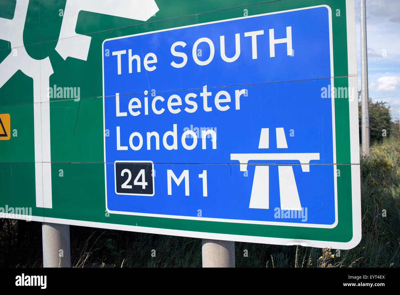 M1 autobahn zeichen -Fotos und -Bildmaterial in hoher Auflösung – Alamy