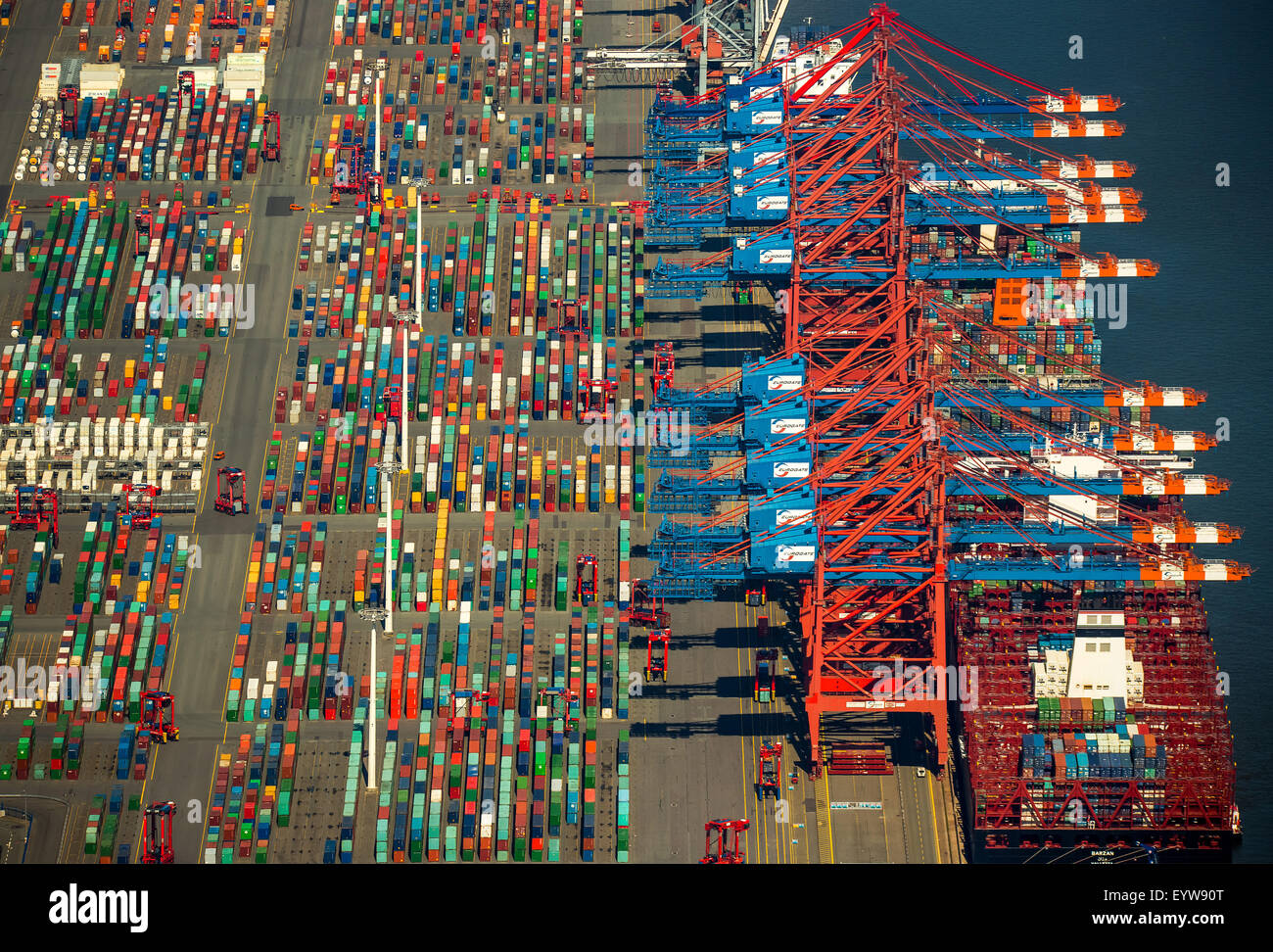 Gantry container cranes -Fotos und -Bildmaterial in hoher Auflösung – Alamy