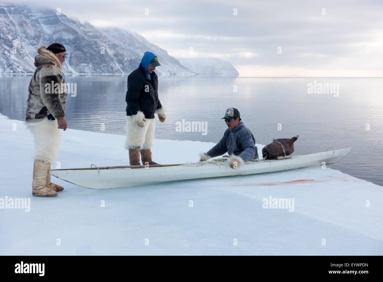 Greenland people inuit -Fotos und -Bildmaterial in hoher Auflösung ...