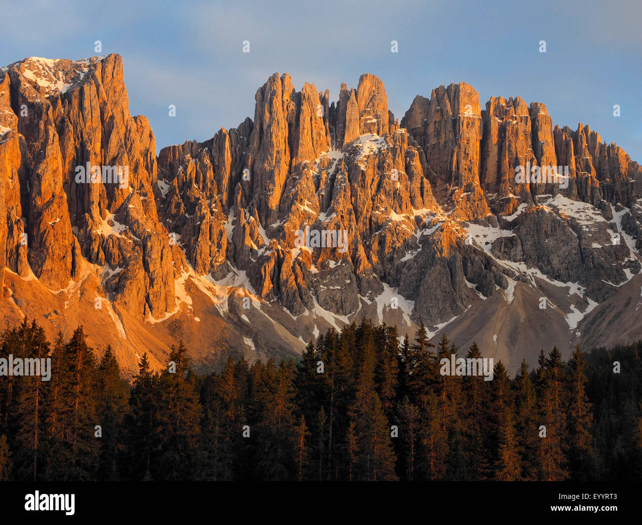 Latemar karerpass -Fotos und -Bildmaterial in hoher Auflösung – Alamy