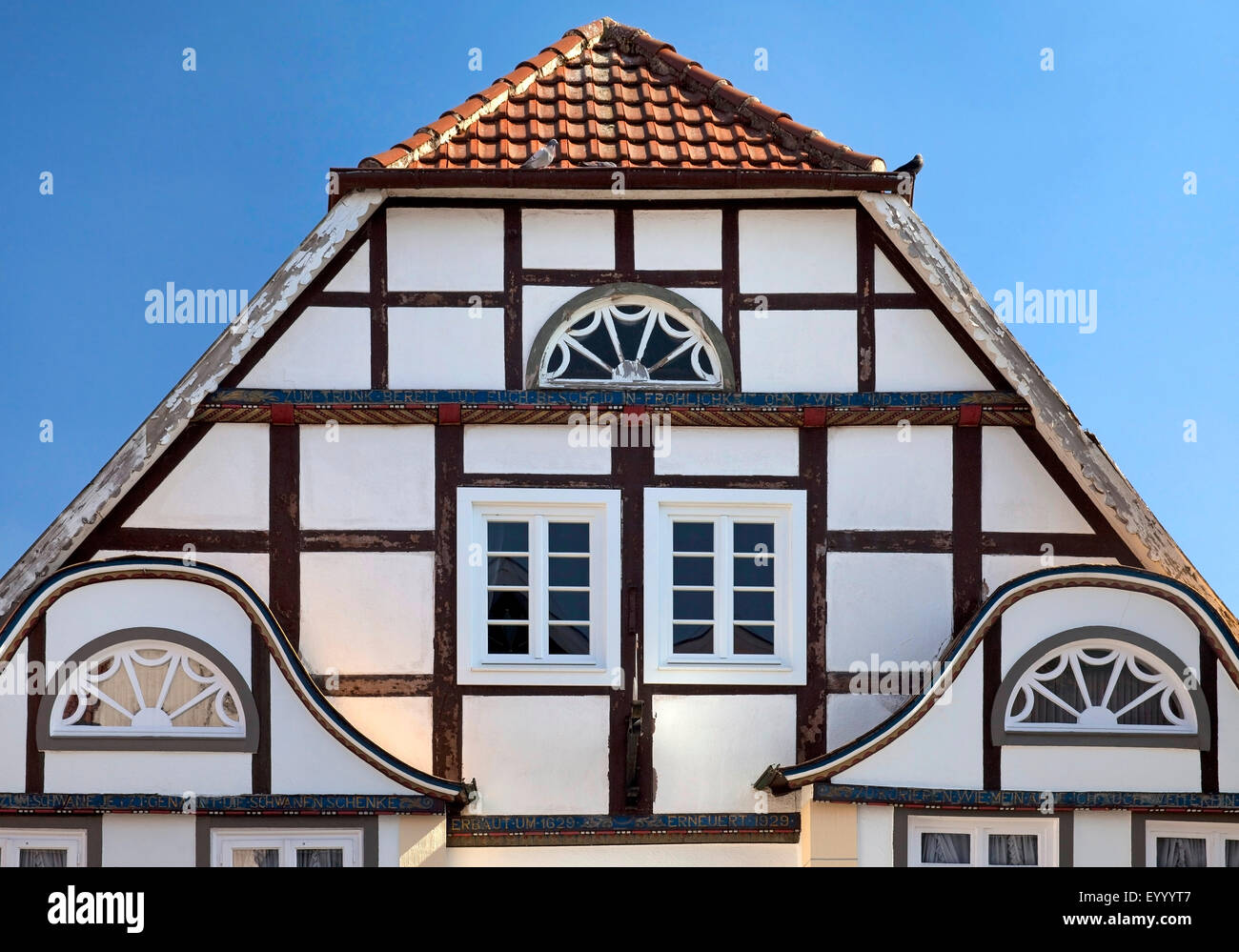 Historischer giebel -Fotos und -Bildmaterial in hoher Auflösung – Alamy
