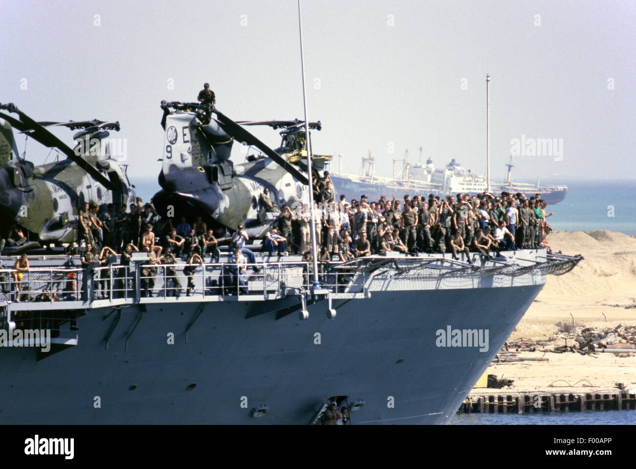 Suezkanal, Ägypten - 1988--die US-Marine Schlachtschiff USS Iowa (BB61 ...