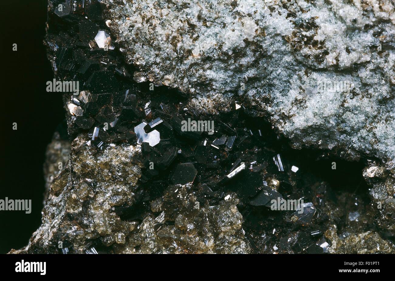 Biotite mineral rock stone -Fotos und -Bildmaterial in hoher Auflösung ...