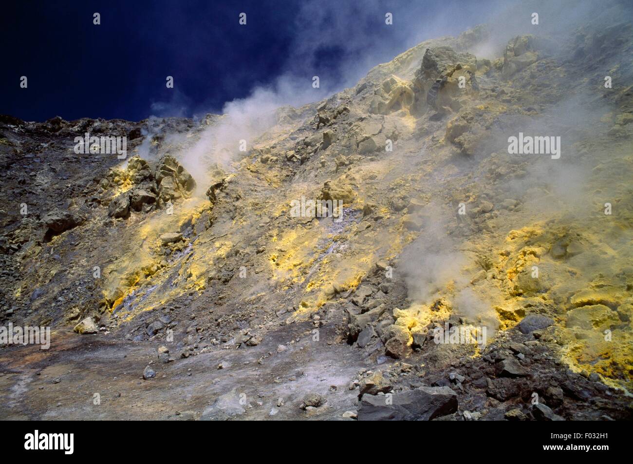 Fumarolen von Gran Cratere (der große Krater) auf der Insel Vulcano ...