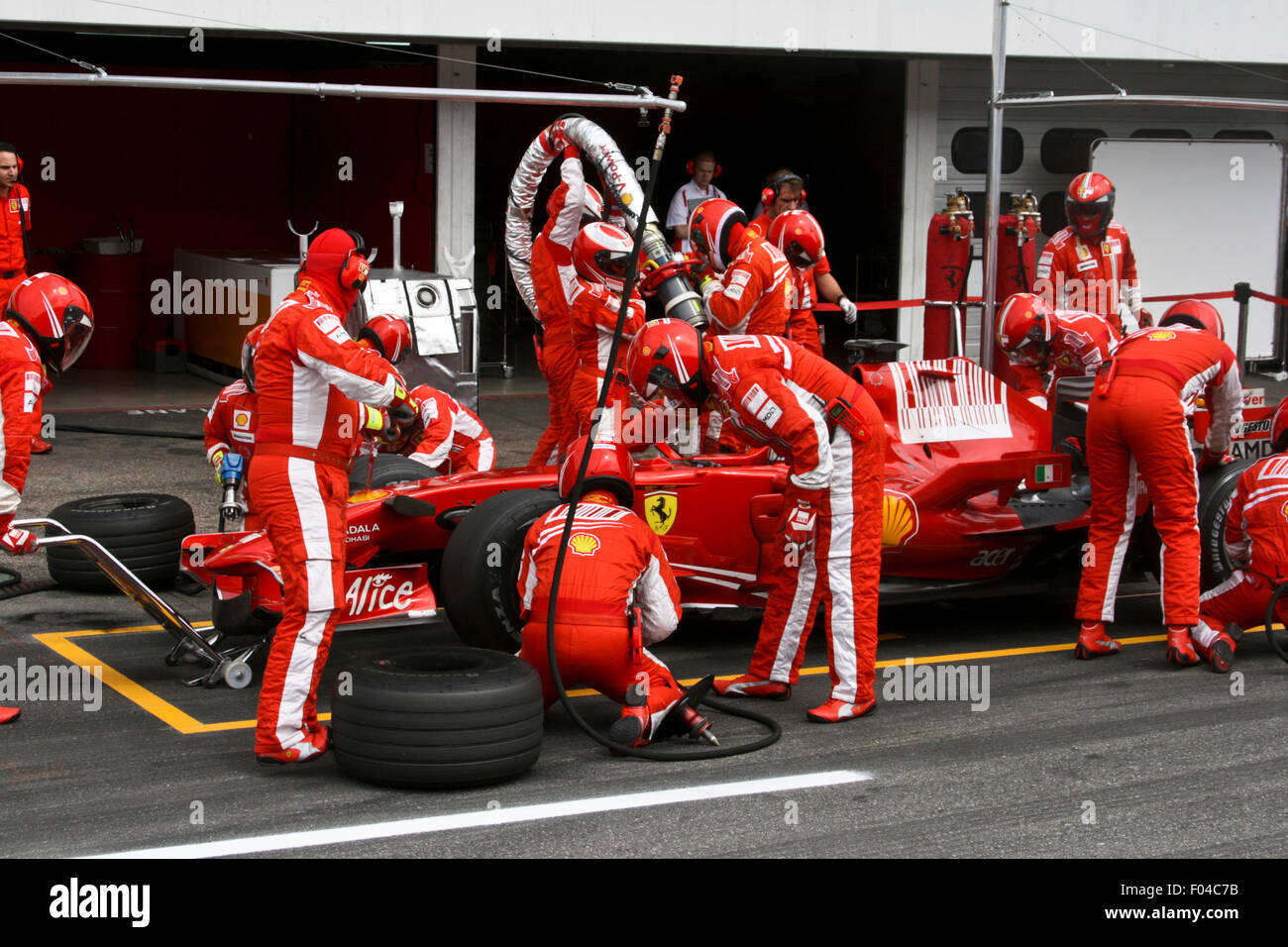 Teamwork motorsport -Fotos und -Bildmaterial in hoher Auflösung - Seite ...