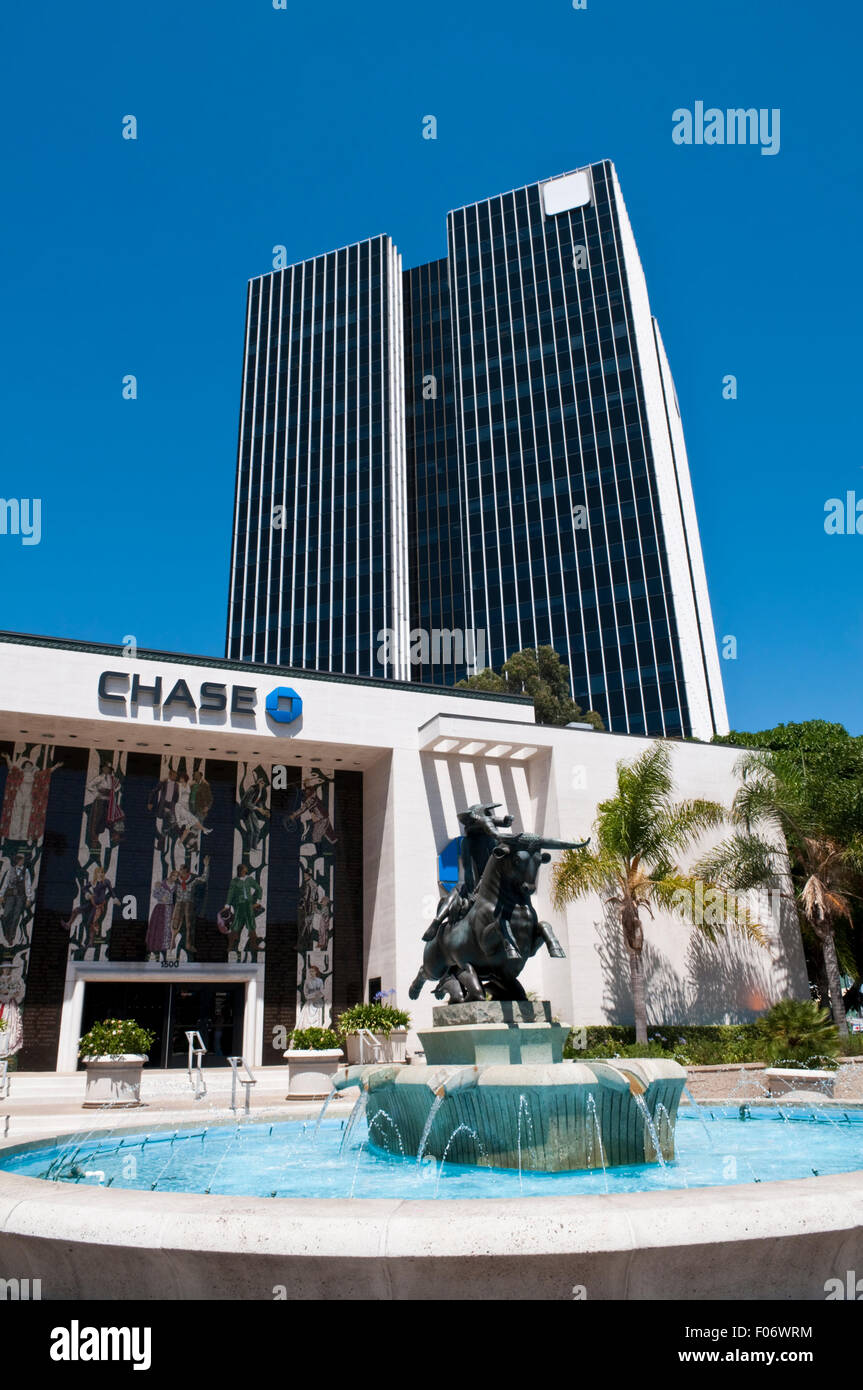 Chase Bank in Hollywood mit der Statue von Europa reitet Zeus in Form ...