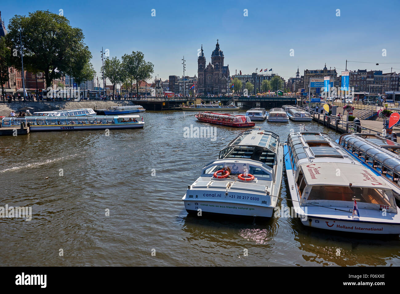 Utrecht hauptbahnhof und busbahnhof -Fotos und -Bildmaterial in hoher ...