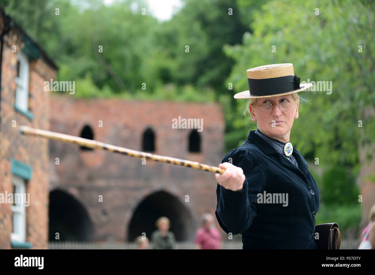 Die herrin mit dem rohrstock -Fotos und -Bildmaterial in hoher ...