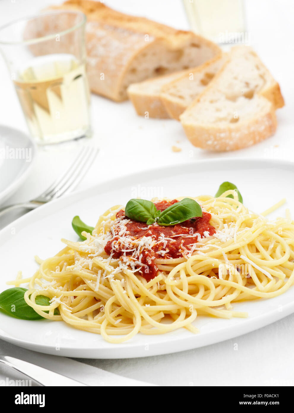 Spaghetti al sugo di pomodoro -Fotos und -Bildmaterial in hoher ...