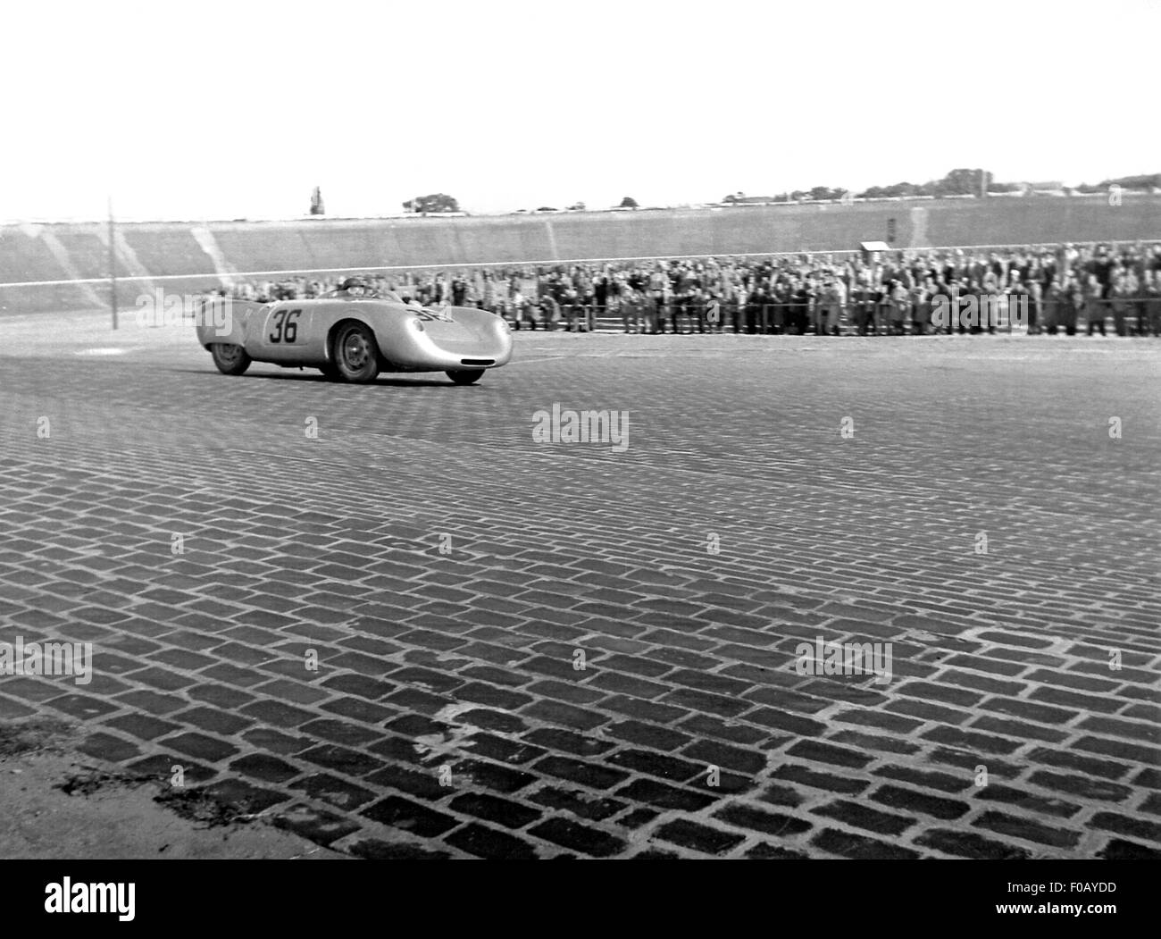 Avus rennstrecke -Fotos und -Bildmaterial in hoher Auflösung – Alamy