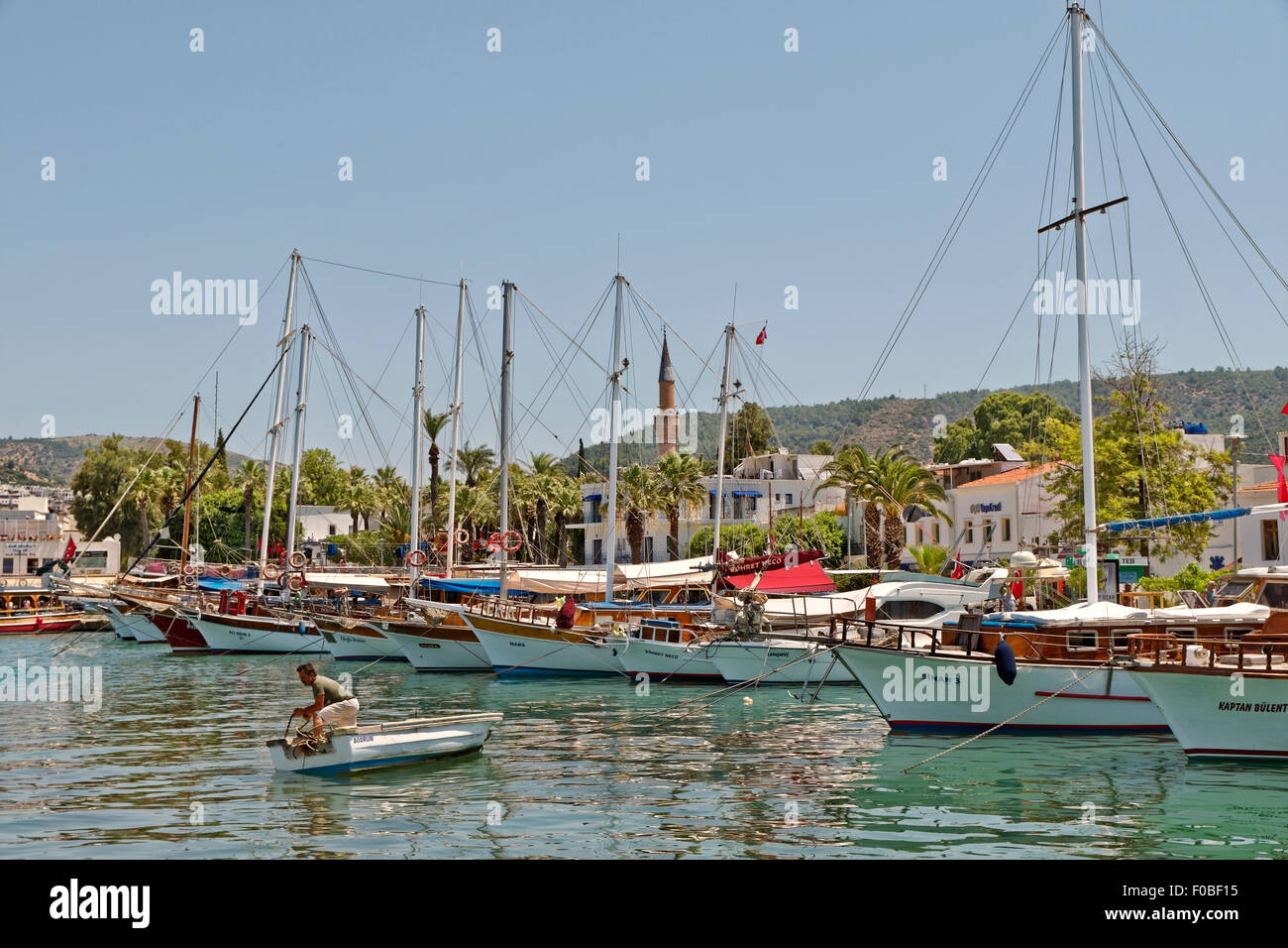 Türkische Gulets und Tag Reise Boote im Hafen von Bodrum, Bodrum-Stadt ...