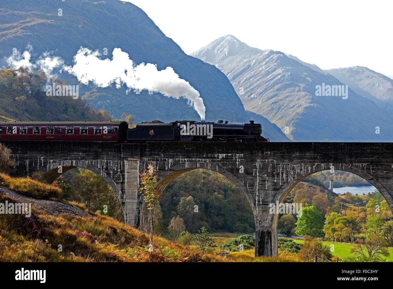 Glenfinnan viaduct scotland -Fotos und -Bildmaterial in hoher Auflösung ...