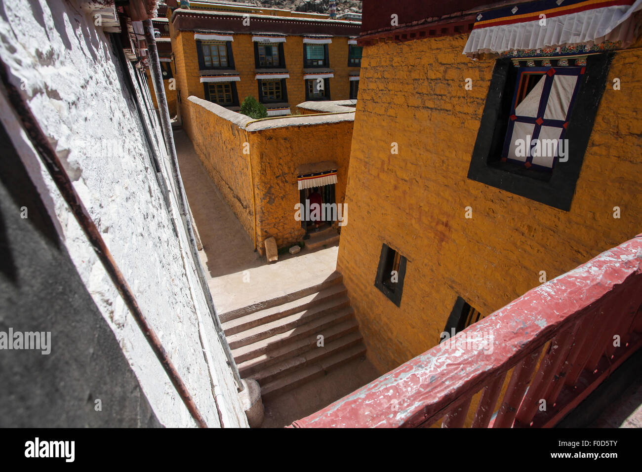 Sera temple -Fotos und -Bildmaterial in hoher Auflösung – Alamy