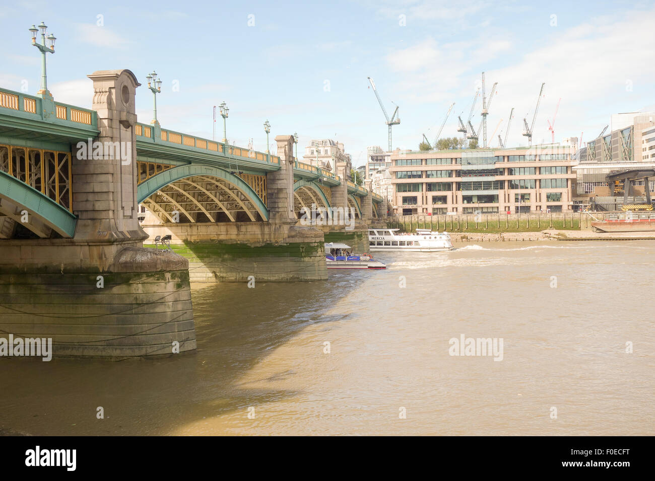 Kreuzfahrtreisen london -Fotos und -Bildmaterial in hoher Auflösung – Alamy