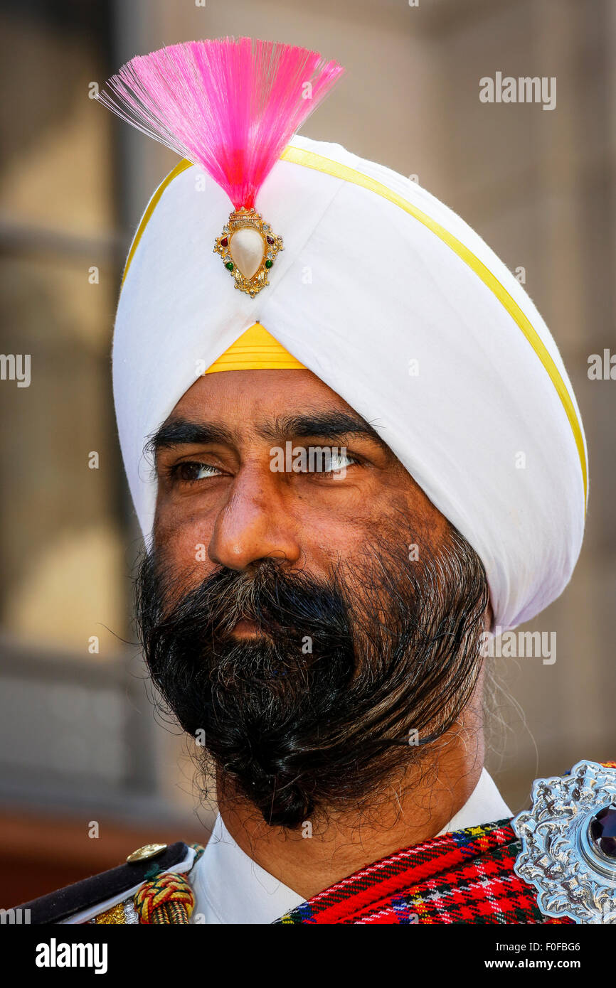 Pipe Major von der Sri Dasmesh Pipe Band von Kuala Lupar, Malaysia in ...