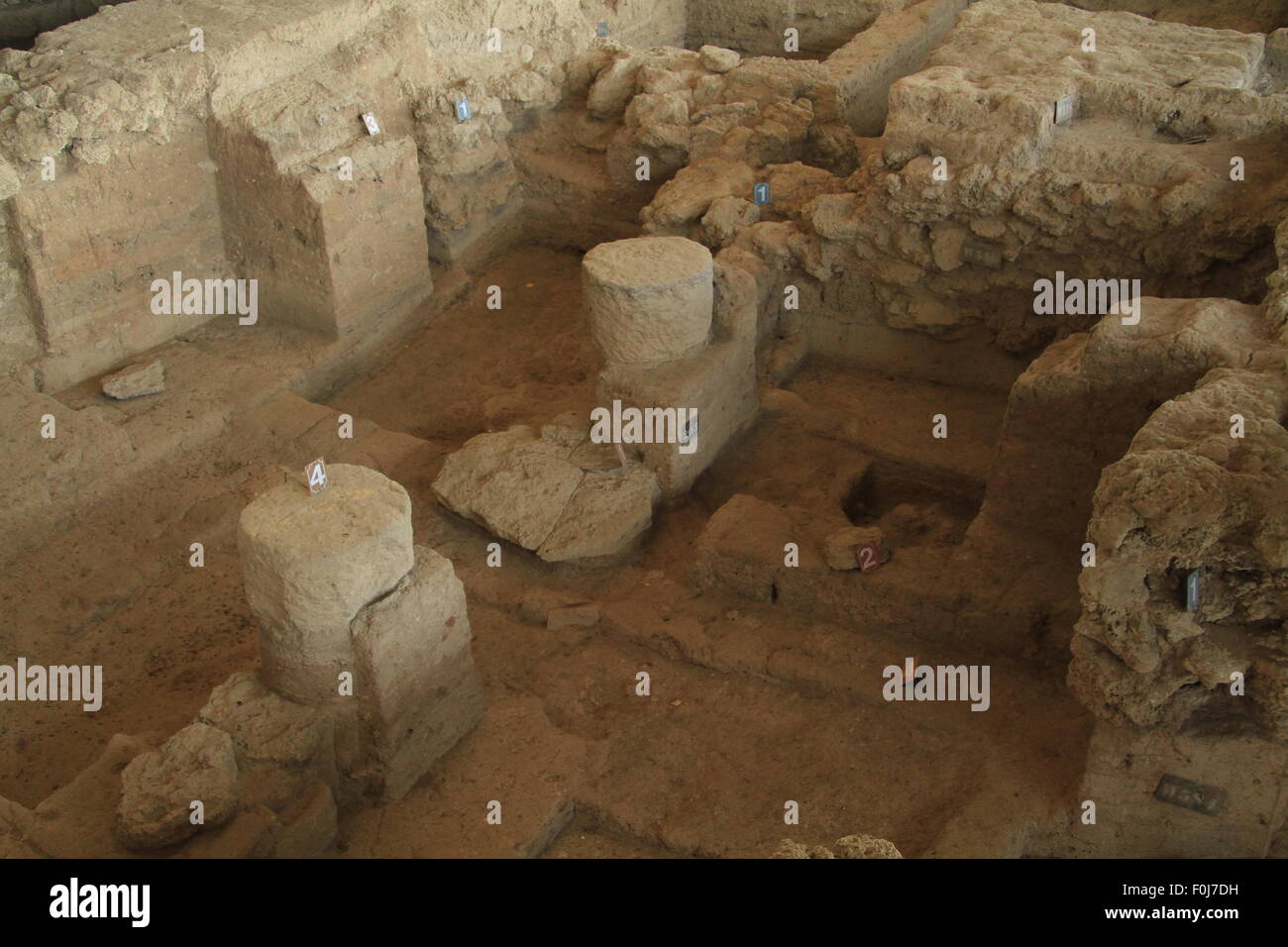 Philister tempel -Fotos und -Bildmaterial in hoher Auflösung – Alamy