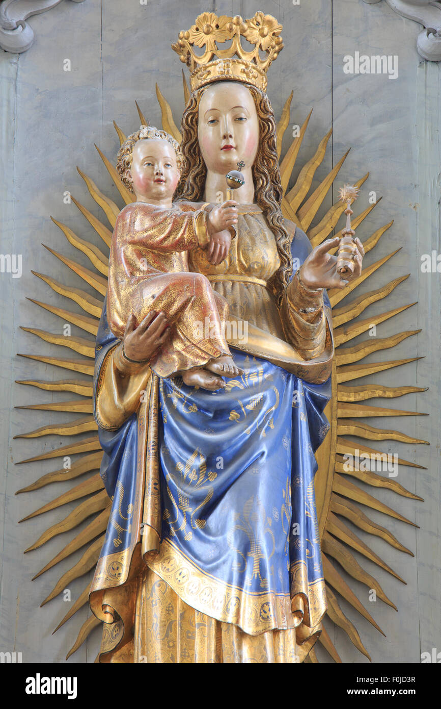Statue der Madonna mit Kind in die Kirche der Muttergottes über der ...