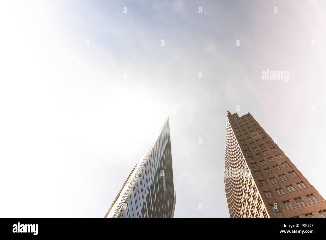 Deutschland, Berlin, Atrium-Turm und Kollhoff-Tower am Potsdamer Platz ...