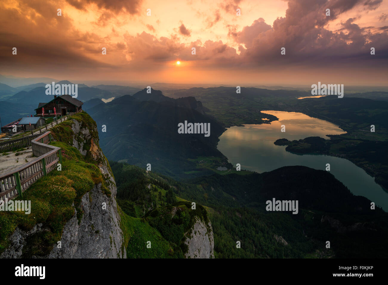 Mondsee Lake Schafberg Mountain Salzkammergut Stockfotos und -bilder ...